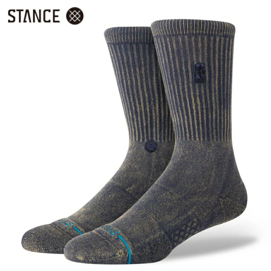 シンプルでクリーンなデザインが人気の定番モデルの新色"ウォッシュネイビーカラー"。 ソリッドカラーのシンプルなデザインにNBAのオフィシャルロゴをあしらった人気モデル。 贅沢な素材、ソフトな履き心地、優れた耐久性。幅広いシーンでお使いいただ...