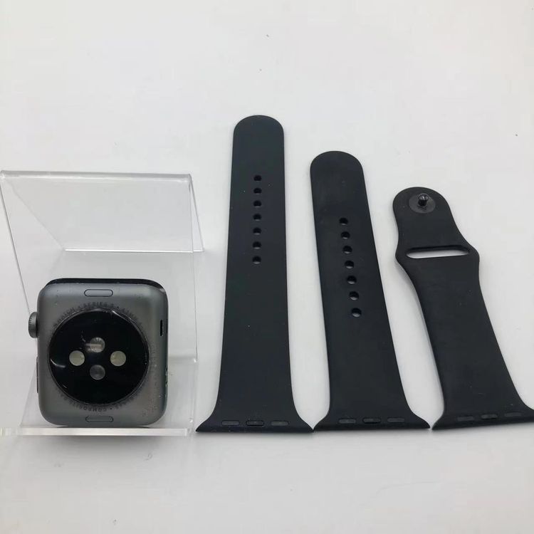 レビュー投稿だけで、保証期間一週間のところ、新品一ヶ月、中古品三ヶ月に延長！さらにストア評価投稿だけでネットワーク利用制限永久保証！ぜひレビュー投稿やストア評価をお願い致します。＜商品概要＞ 品名　Apple Watch Series 3 ...