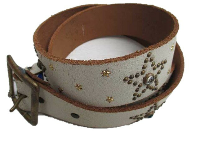 HTCベルト ベルトに★型スタッズが7つデザインされてます ラインストーンのカラーはベルトの★が7つあり、それぞれは違う色になります。バックルは加工を施したゴールドカラーバックル取り外し可能です。 裏にはHTCの刻印入りです。サイズ一番中の...