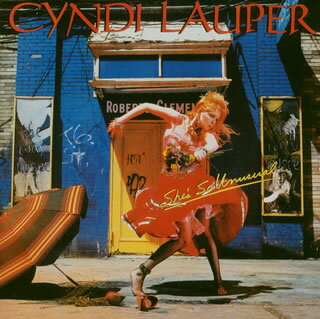 MTV全盛の83年、奇抜なファッションとメイクで、全世界に一大センセーションを巻き起こしたニューヨークの歌姫、シンディ・ローパー。シングル化された4曲が全米トップ10入りを果たした彼女のデビュー・アルバム。【品番】　ESCA-7858【JA...
