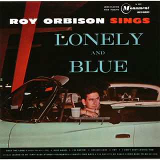 60年に発売されたロイ・オービソンの記念すべきデビュー・アルバム。1950〜60年代の古き良きアメリカの空気がびっしりと詰め込まれたような一枚で、人の心を優しく掌握する彼のオリジナリティが全面に押し出された名盤だ。オリジナル楽曲に加えボーナ...