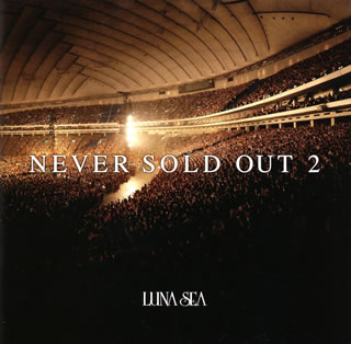 99年発表のライヴ・ベスト『NEVER SOLD OUT』の第2弾。2014年5月29日に結成25周年を迎えるLUNA SEAがその記念日の直前に放つメモリアル作だ。各年代の代表曲やマニアックな曲を、ライヴを再現するような曲順で構成。【品番...