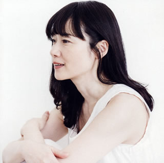 デビュー35周年を記念したアルバム。ストリングス・アレンジが施された「時をかける少女」やギターの弾き語りを披露する「くちなしの丘」など、リアレンジを施した代表曲を収録。プロデュースとアレンジを務めたのは伊藤ゴロー。【品番】　UCCJ-214...