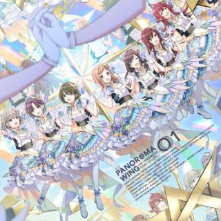 アイドル育成ゲーム"シャニマス"より、新シングル・シリーズ"PANOR@MA WING"の第1弾。283プロに所属する25名による全体曲を収めており、4周年記念楽曲「虹の行方」と「Daybreak Age」が楽しめる。【品番】　LACM-2...