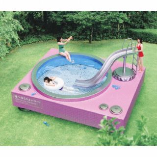 あいみょんが約2年ぶりに放つオリジナル・アルバム。ドラマ『恋なんて、本気でやってどうするの?』の主題歌「初恋が泣いている」をはじめ、「双葉」「桜が降る夜は」などのタイアップ曲群を多数収録。先行曲「3636」を含む新曲も充実している。【品番】...