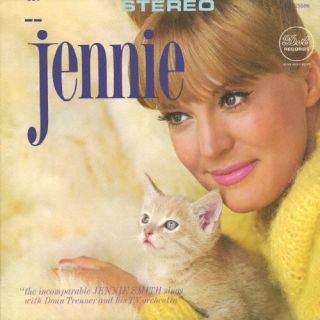 『スティーヴ・アレン・ショー』に出演していたことで知られる女性ジャズ・シンガーによる、1964年のハリウッド録音作。アレンのナンバーを取り上げており、可憐な中にも成熟した歌声を聴かせるドリーミーなラスト・アルバムとなっている。【品番】　UC...