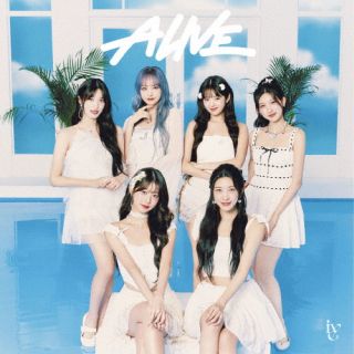 韓国のガールズ・グループ、IVEの2nd EP。恋のときめきを詰めこんだタイトル曲「CRUSH」は、華やかで愛らしい雰囲気に満ちた胸躍るポップ・ソング。TVアニメ『ポケットモンスター』のOPテーマ「Will」やヒット曲の日本語版も楽しめる。...