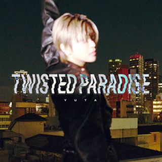 NCT、NCT 127で活躍するYUTAの1stシングル。表題曲、カップリング「TWISTED PARADISE」ともに本作のために制作。〈YUTA Solo Debut Showcase Tour 〜HOPE〜〉東京公演の模様も収める。【...