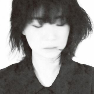 韓国のピアニスト/シンガー・ソングライター、チョン・ジンヒが2023年にリリースした傑作フォーク・アルバム。秘めやかな言葉と静謐なピアノが織りなす小さな物語がたいせつに収められている。【品番】　THCD-666【JAN】　498804413...