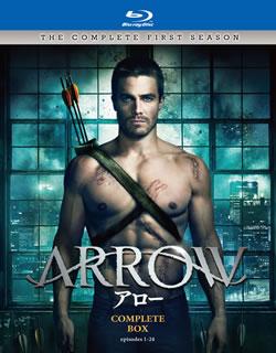 海難事故から5年の時を経て生還した億万長者の息子・オリバー。セレブとしての生活を取り戻すオリバーだが、密かに正義の味方"アロー"となり、街を破滅に追い込む権力者たちと戦っていた。スティーヴン・アメル主演のヒーロー・ドラマ。【品番】　1000...