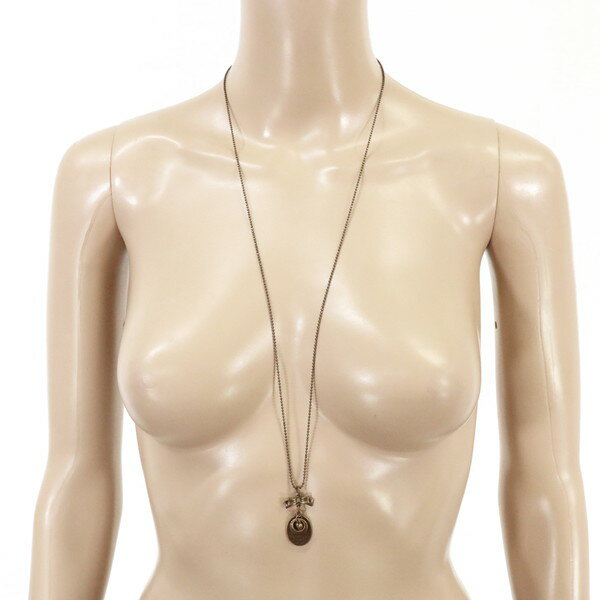 商品説明 総長さ 約78cm チャーム大きさ 約4cm×2cm カラー ブロンズ(画像にてご確認ください) コメント 新品正規品、ロングネックレスになります。 アンティーク調の風合いのあるブロンズカラーのチャーム付きのひと品。 インポートセ...