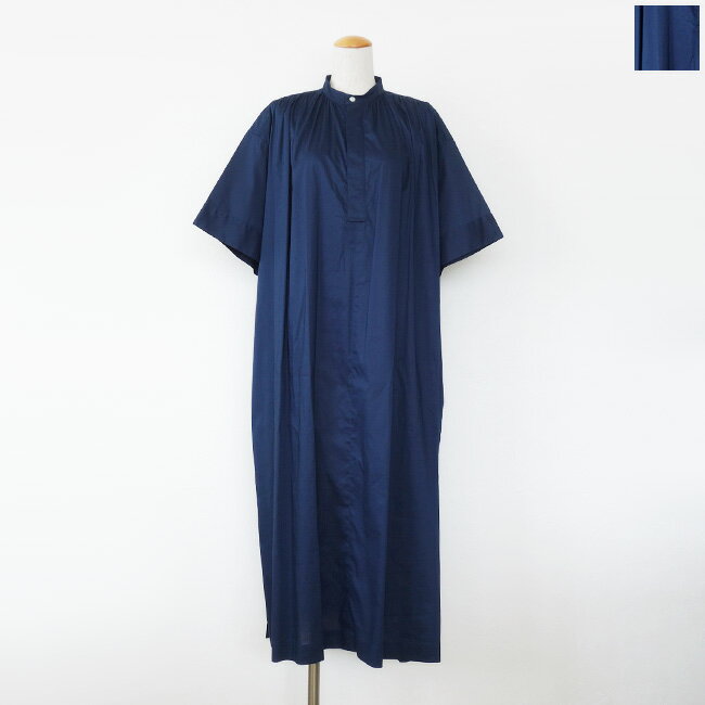 Traditional Weatherwearからワンピースが入荷しました。 細番手の糸を甘めに織った英国リバティ社の綿ローン素材を使用したワンピース。 肩や襟元、背中にギャザーを施し、女性らしいシルエットに仕上げています。 ゆったりとした...