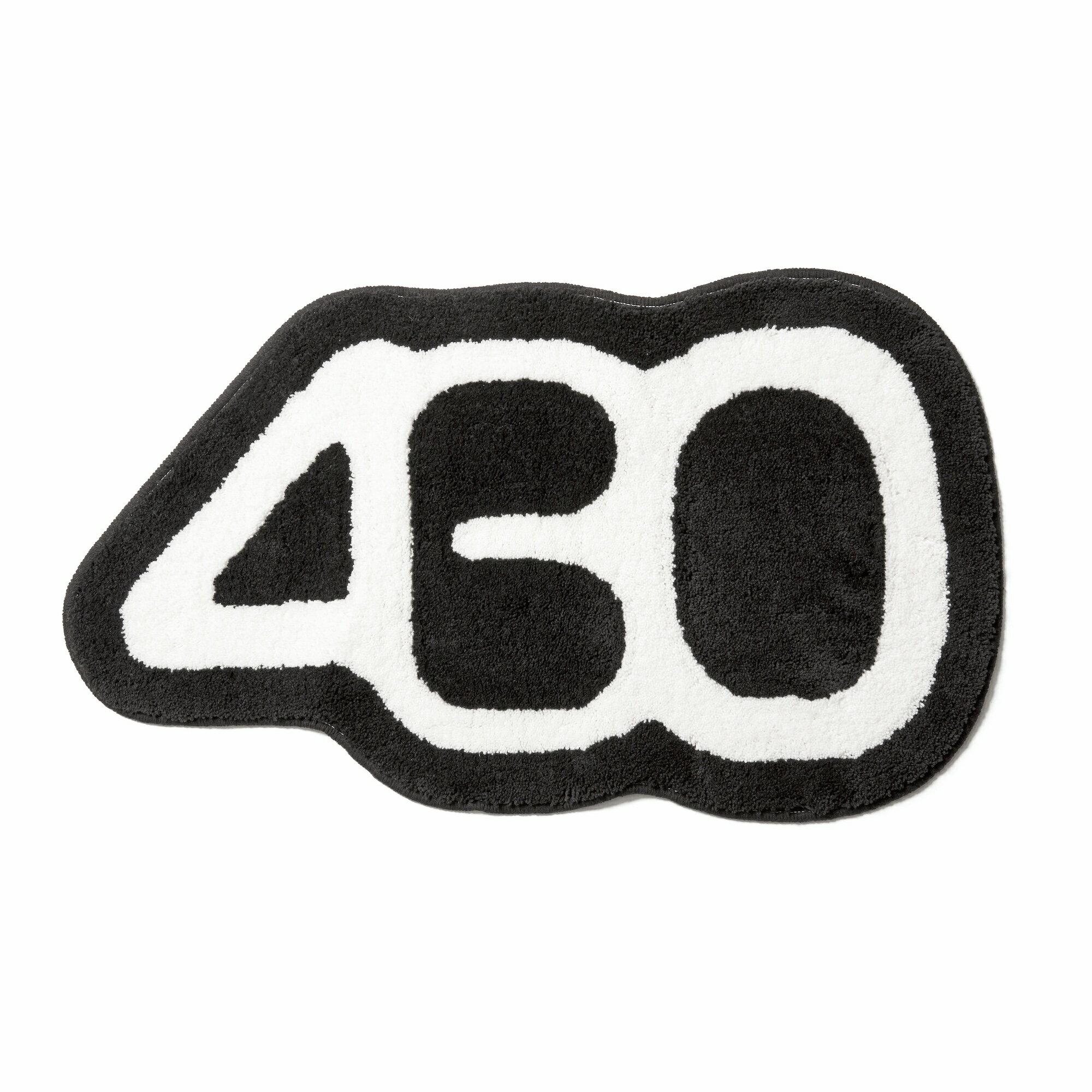 しっかりとした毛足でボリュームのあるフロアマットです。 定番のナンバーアイコンをモチーフにシンプルな配色で仕上げました。