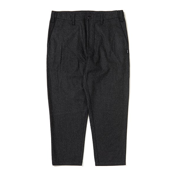 今期から提案する430のニューシル エット”GN(GENERAL)”は最も普遍 的なシルエットをベースに少しだけワ イドに仕上げた、ベーシックさに430の 解釈を加えた意欲作です。少し余裕を 持たせたベーシックなシルエットは着 る人の体型を...