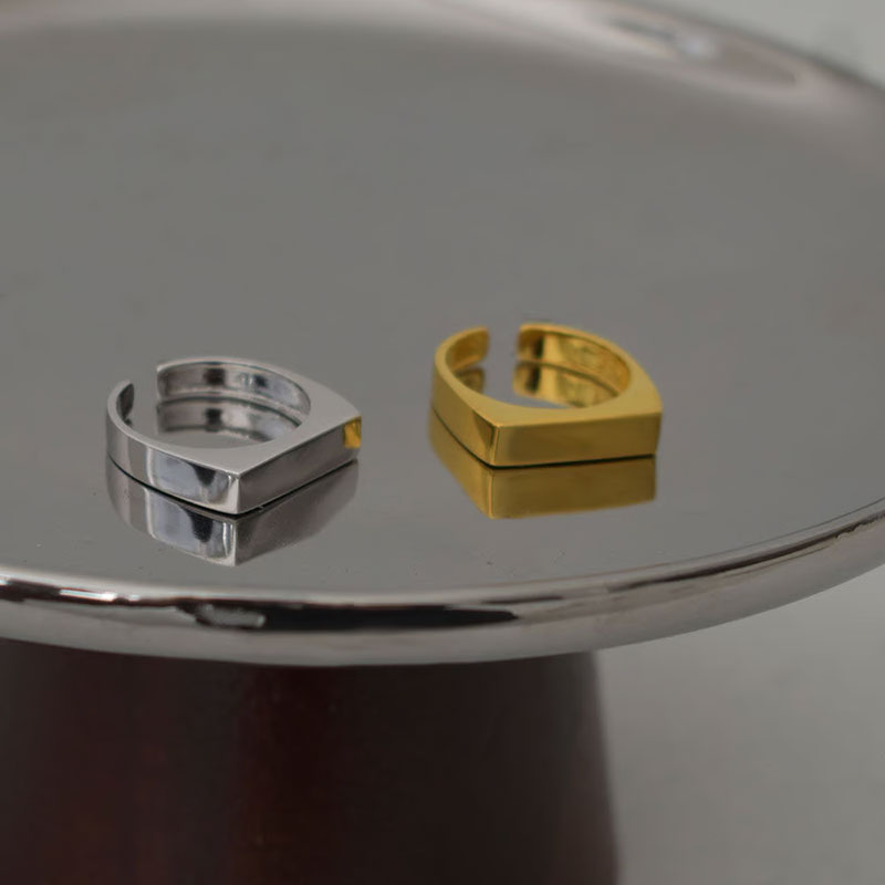 ■素材 SV925　Gold plating ■サイズ 約12号から上にサイズ調整可能 ※モニターの発色によって多少お色味が異なって見える場合があります。 こちらは、ネコポス発送商品になりますので、お届けまでに発送から1～2日かかります。