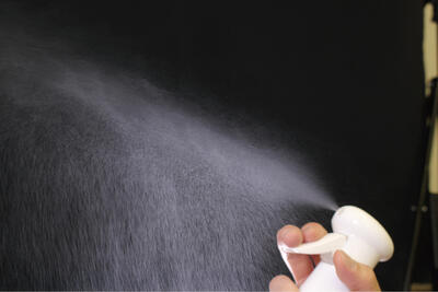 ●アルコールや次亜塩素酸水の消毒に使えます。 （ただし、アルコール濃度は80％以下、次亜塩素酸水はPH5.0～6.0のものをご使用ください。） ●一回のレバー操作で約1.6mlの噴霧量。ふんわりとしたミストが長時間続きます。 ●レバー操作一...