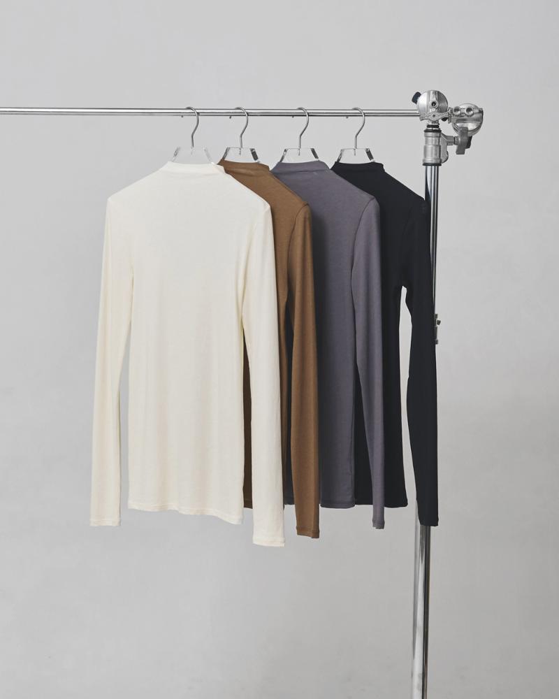 TODAYFUL トゥデイフル 2027 Spring/Summer肌触りの良いカットソー素材を使用したロングTシャツ。ミニマルなデザインに、少し長めの着丈は、裾に自然なたるみを持たせて着ることで、こなれた印象に仕上がります。ボトムにインし...