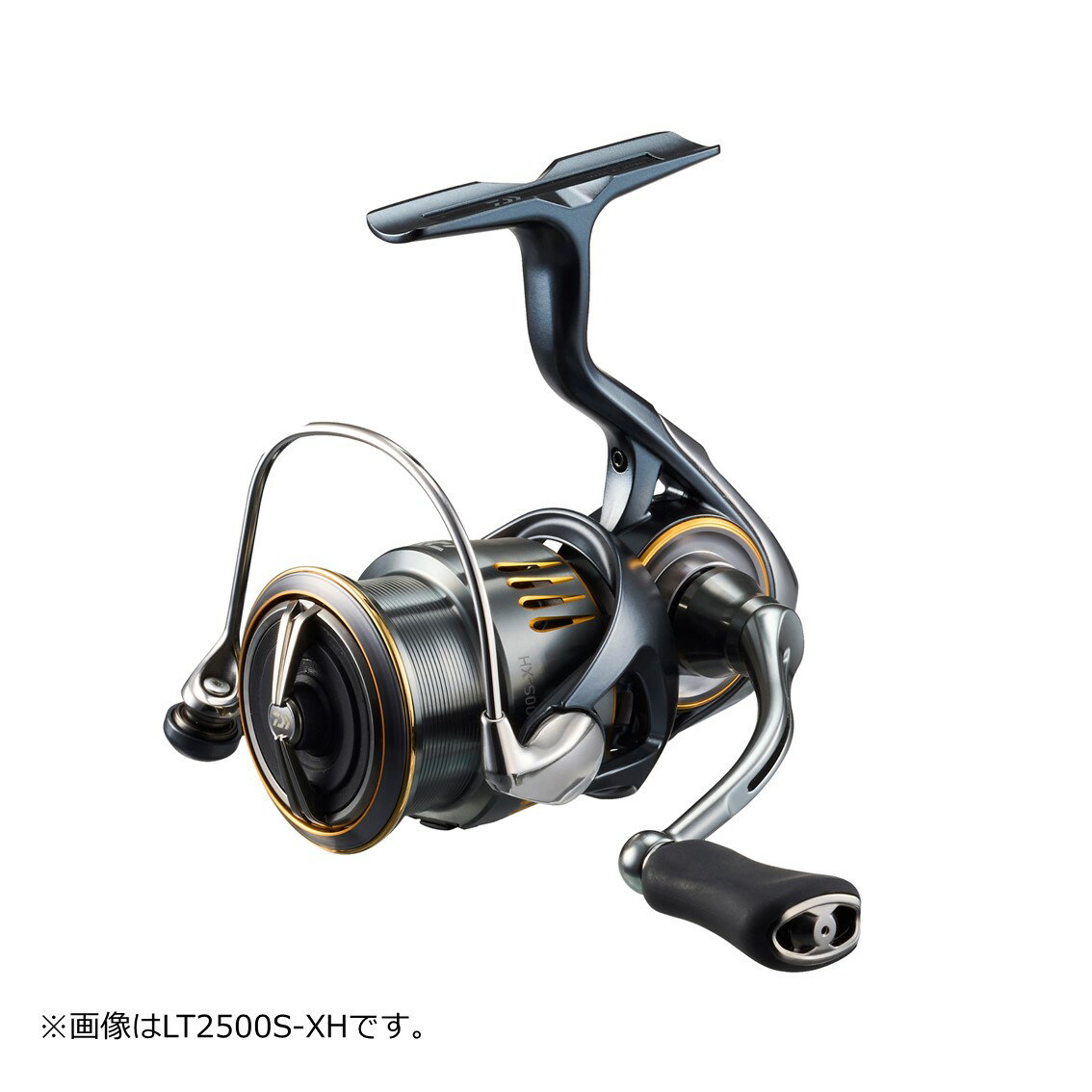 この軽さ、革新的。この強さ、確信的。かつてない軽さと強さの両立を果たした、超軽量スピニングリール「AIRITY」。LT2500Sで150gと、自重としての軽さはDAIWA史上最高レベルに到達。同時に、「自重以外の軽さ」も手に入れた。それは、...
