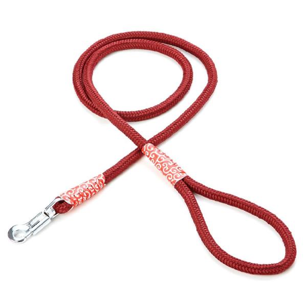 ペティオ 犬雅 唐草丸紐 10mm レッド 毎日のお散歩に気兼ねなく使える超小型犬から中型犬までのシリーズ。 突然のスナップ外れを防止する横スライドレバー構造のP.S.S（ペティオセーフティスナップ）採用。 どんな犬にもぴったりの和柄デザイ...