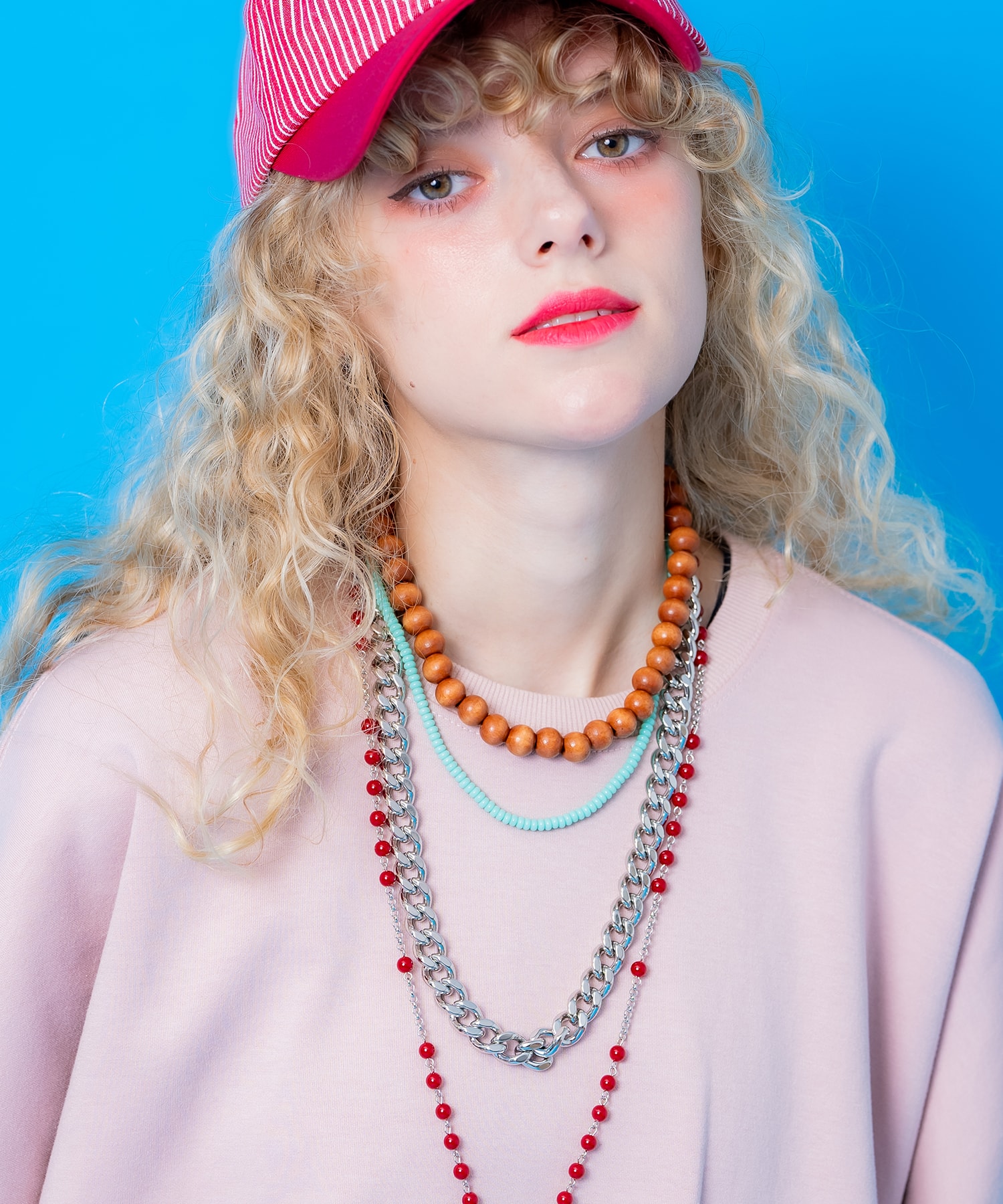 ガラスビーズネックレス(40cm) / レディース メンズ ユニセックス レトロ カラー首元にポイントを作る上品なショートスタイルネックレス。特に90年代リバイバルの流れもあり見た目にもY2K直系かつレトロでアンティークな印象のビーズスタイ...