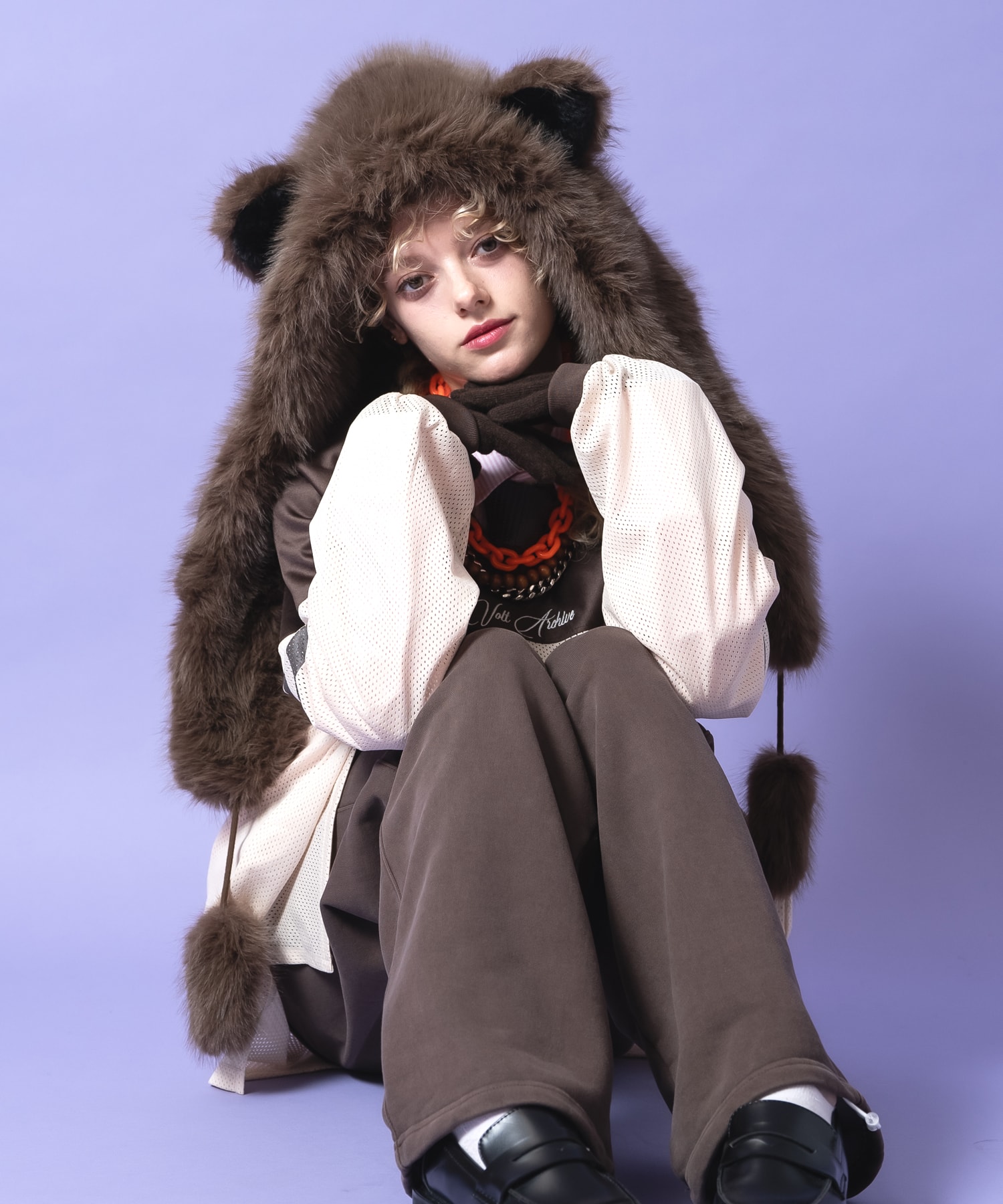 耳付きボリューミーファーフード / ユニセックス 帽子 ハット 頭巾 フーディー帽 ボンボン付き モコモコ ふわふわフード/フーディースタイルが新しい帽子のカタチ。ザクっと頭巾のようにそのまま被っても、コードを結んでマフラーやネックウォーマ...