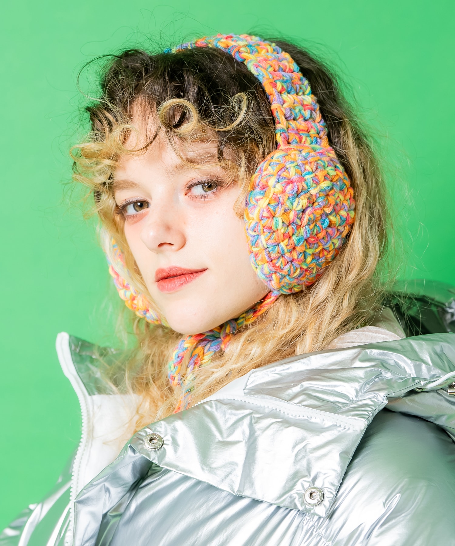 レトロミックスカラー手編み風ニットファー切替イヤーマフ / ユニセックス 耳当て ヘッドドレス ボンネット ザクザク ローゲージ昨今のインスタ界隈、韓国ファッション界隈でAWシーズンの新定番になりつつある個性的イヤーマフ/耳当て小物。メンズ...