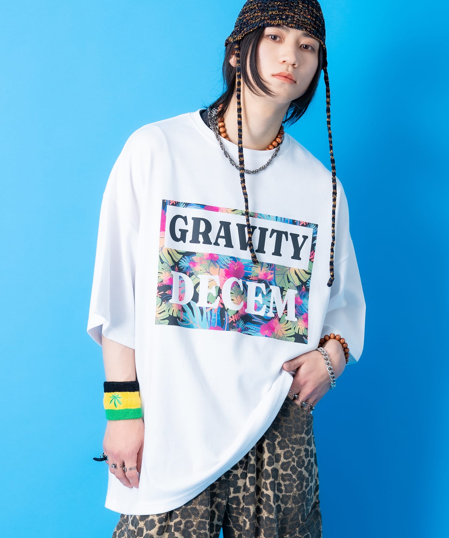 フラワーミックスビッグボックスロゴプリントオーバーサイズTシャツ / 半袖 カットソー メンズ レディース ユニセックス定番の半袖Tシャツスタイル。ソフトで滑らかな触感としっかりとした厚みのある肉感のストレッチコットン素材×ダブダブの超ワイ...