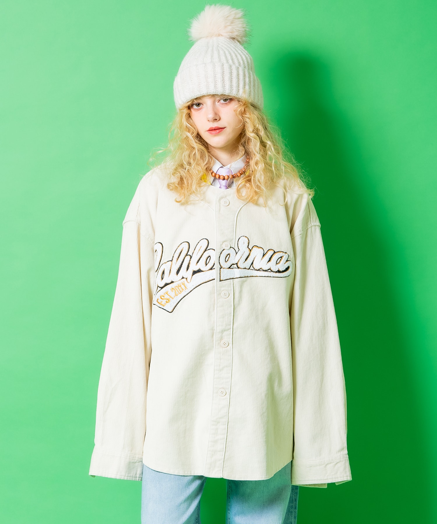 サガラワッペン刺繍コーデュロイオーバーサイズベースボールシャツジャケット / ユニセックス ゲームシャツ ユニフォーム昨今一気に盛り上がりを見せるイットなブロークコアスタイル。Y2K、90sや古着コーデにさらりとスポーツミックスしたい本命中...