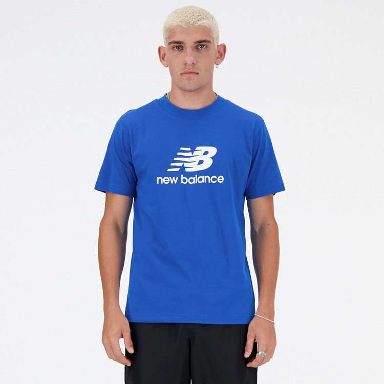 スタックドロゴが映える定番のショートスリーブTシャツ。肌触りのよいコットンを使用し、快適な着心地と汎用性のあるデザインで、スポーツからエブリディまで多彩なシーンで活躍します。【メーカー取り寄せ商品】 こちらの商品はメーカー手配の為、完売の場...