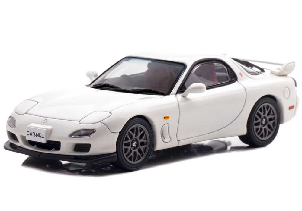 ★生産数 300個 CARNEL 1/43スケール ダイギャストミニカー6型となったRX-7(FD3S)の特別仕様車であるRZは走りの純度を追求したモデルで、フルバケットシートの 2シーターで大型のブレーキや、鍛造のメッシュホイールなど走り...