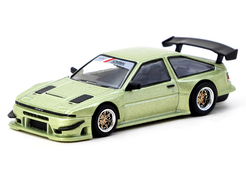 1/64スケール ダイキャストミニカー※この商品は、ランダムに限定カラーのCHASE CARがデリバリーされる事がありますのでご了承下さい。 ※こちらの商品には、チェイスカーがありますが、外箱(パッケージ)は通常品と同様の為、封を開けるまで...