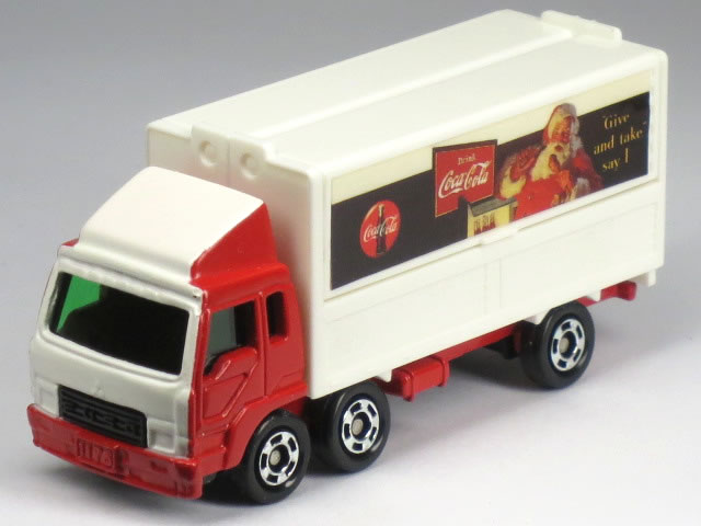 ≪ トミカ コカ・コーラ サンタセット ≫ ★こちらは単品販売となります。 ※パッケージはございません。 【材質】 本体：亜鉛合金 タイヤ：PVS シート：PP シャーシ/ホイール：ABS 窓ガラス：PS 他