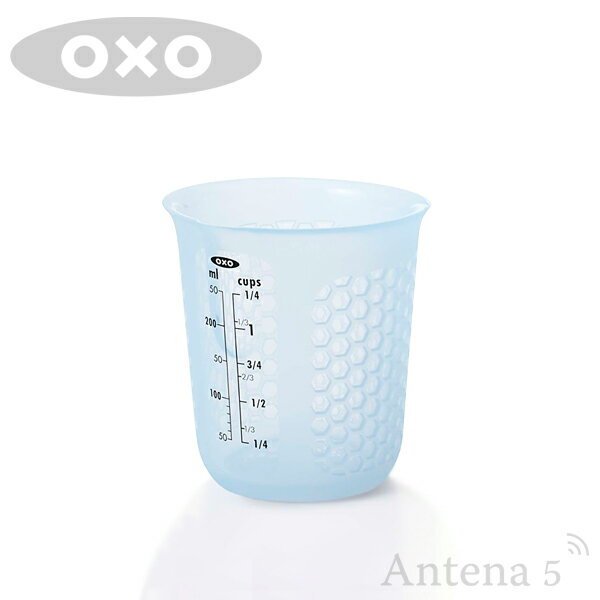 「OXO（オクソー）」のシリコンメジャーカップ （小）です。 柔らかいシリコン製のカップなので、両側を押せば注ぐ量を調節したり、せまい所にも注ぎやすく便利です。 耐熱性が高く電子レンジでも使用できます。 バターやチョコレートなどを電子レンジ...