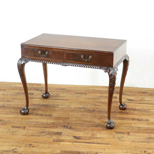 品番 59831 品名 デスク 原産国 イギリス 材質 マホガニー材 年代 1920年頃 サイズ 横幅：95cm　奥行：55cm　高さ：71cm足を入れる部分 横幅:79×高さ:53cm 商品について ボールアンドクローフットのデスクです。...