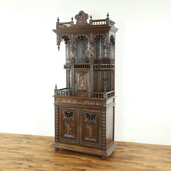 品番 65065 品名 キャビネット 原産国 フランス 材質 オーク材 年代 1880年頃 サイズ 横幅：103cm　奥行：47cm　高さ：225cm 商品について 落ち着いたお色のキャビネットです。 随所に施された彫刻が素晴らしく、すっと...