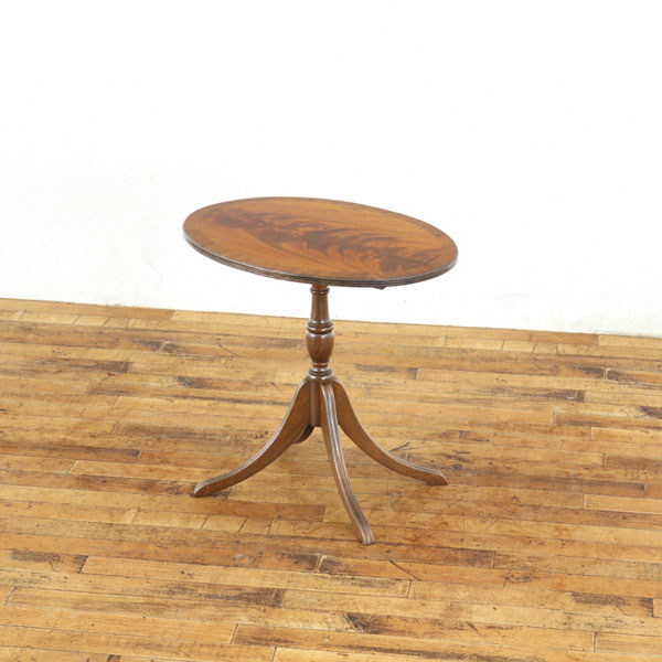 品番 80374 品名 チルトトップテーブル 原産国 イギリス 材質 マホガニー材 年代 1940年頃 サイズ テーブル時 横幅：37.5cm　奥行：50cm　高さ：48cm収納時 横幅：37.5cm　奥行：50cm　高さ：74.5cm 商...