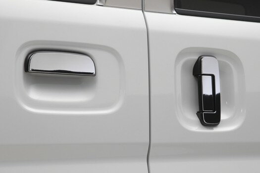 車種専用設計 簡単装着で高級感アップ！ ステンレス鏡面仕上げのドアハンドルカバーの登場です。 エクステリアに高級感を演出します。 車種専用設計によりフィット感も抜群！ ABS製も取り扱いがございますが、こちらはABS製より薄型となり、リアス...