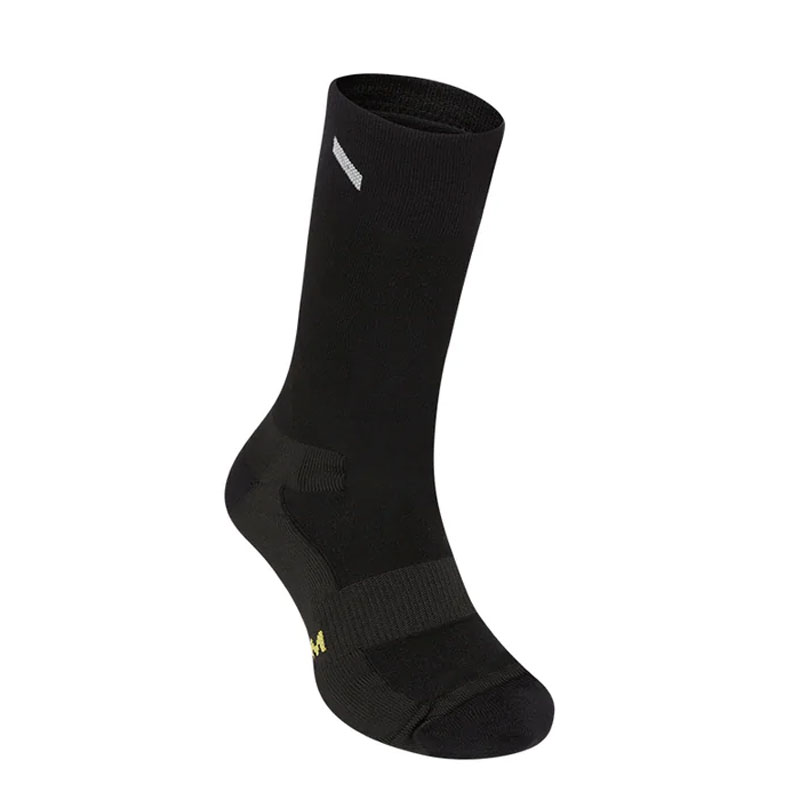 Race Sock レースソックス 商品番号：sa17mw 羽のように軽く、耐久性に優れたレーシングソックス。高速走行時の快適性と効率性を追求してデザインされています。 軽量。通気性に優れ、ペースをキープする設計。 3本の糸で織り上げた構造...