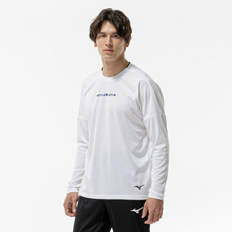 吸汗速乾素材で幅広いシーンで着用可能。 マーブル調のグラフィックにmizunoの文字を表現。 オーバースイング時の肩の可動域を考慮し、設計した長袖Tシャツ。 【商品説明】 吸汗速乾素材採用 動きやすさを生む設計ダイナモーションフィット ラン...