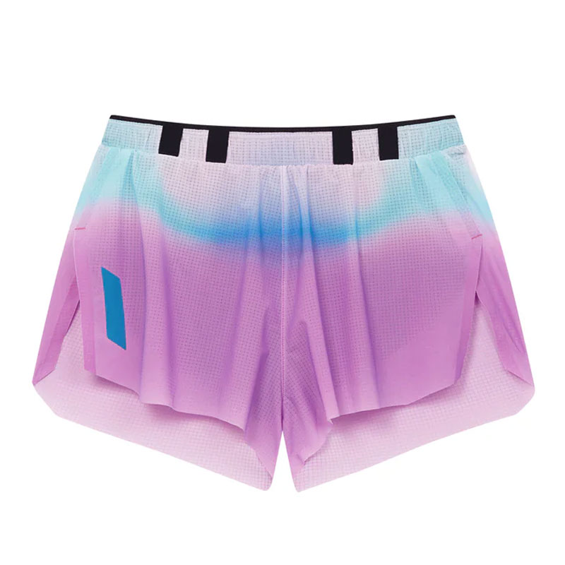 SOAR Running Marathon Shorts 商品番号： ss1m ・インナーパンツ付 ・リフレクター有（右下） ・ファスナー付ミニポケット有（右腰部分） ・ポケット有（腰部分2か所） ・ループ有（ウエスト全面） 当社のマラソン...