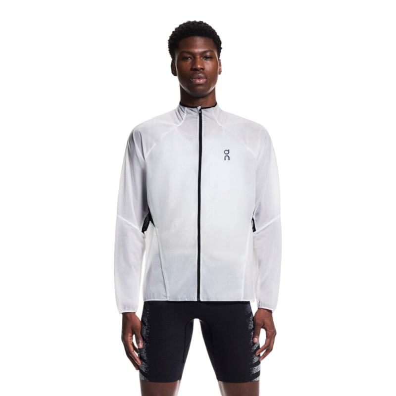 【 On zero collection 】【ランニング 全天候型 軽量】 商品番号：1me10160069 ゼロジャケット Zero Jacket 超軽量で、小さく畳めるコンパクト設計。 雨風からランナーをしっかり守る全天候型のパフォーマ...