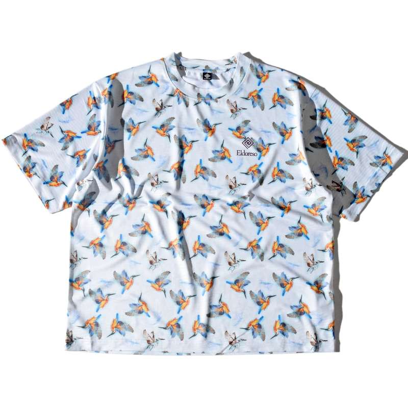 Radcliffe Big Tee(White) E1017916 スポーツウェアで多用される昇華転写プリントによるデザインの可能性を最大限に活かすべく、緻密で色鮮やかなグラフィックを表現したメッシュ生地のオリジナルテキスタイルを使用した、...