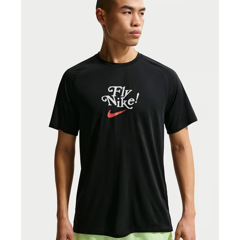 リサイクル素材 ナイキ ストライド "Fly Nike" メンズ Dri-FIT ADV ショートスリーブ ランニングトップ ストライド トップで、思いのままに走ろう。レトロなグラフィックをあしらった柔らかいニット素材で、速乾性と高度な通気...