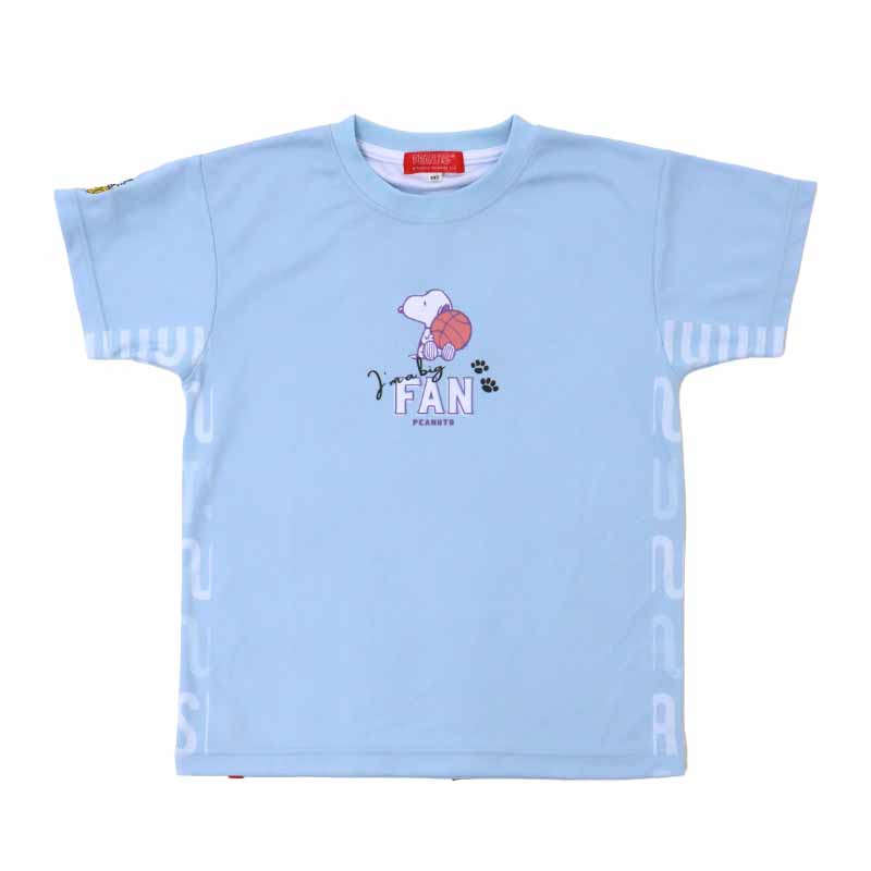 《商品説明》 2026 Spring＆Summerのアイテムです。 PEANUTSブランドの昇華Tシャツ。 ボールを持っているスヌーピーが可愛いデザイン。 昇華プリントならではのカラーや袖とサイドの部分のデザインが目を惹きます。 ●素材：ポ...