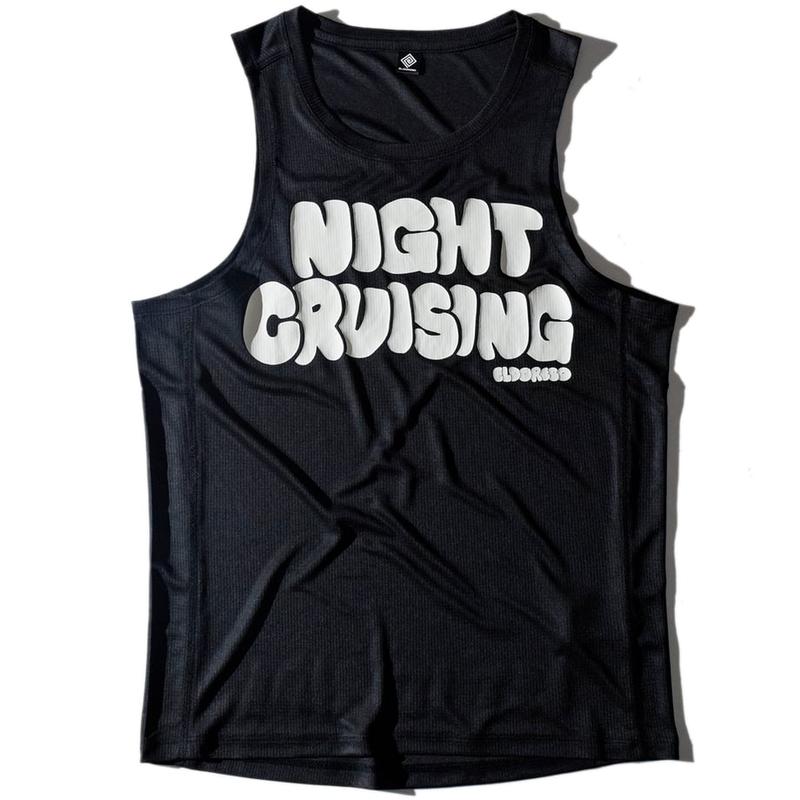 Night Cruising Sleeveless(Black) E1225016 吸水速乾性を持ちながらも風合いの良いポリエステメッシュ製のタンクトップに、レース中に何故か頭の中に繰り返し流れる90年代のヒットチューンの空気感を纏わせた、...