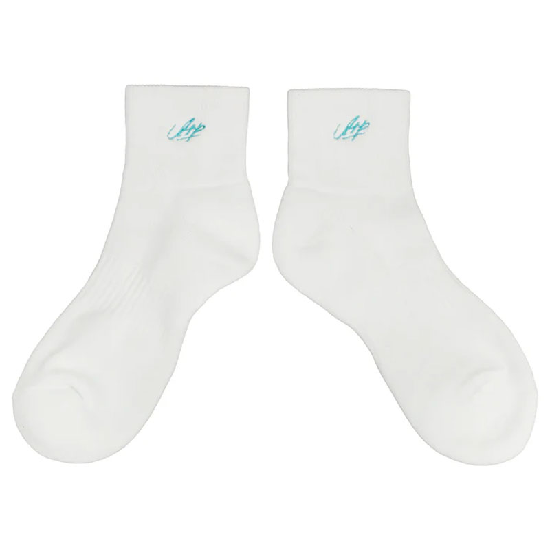 ショートカーシブ ソックス ITP26055 [商品説明] 2026年SPRING＆SUMMERの新作ソックスがリリースされました。 ITPの筆記体ロゴを刺繍したシンプルなショート丈のソックスです。 [商品詳細] 素材 : 綿 アクリル そ...