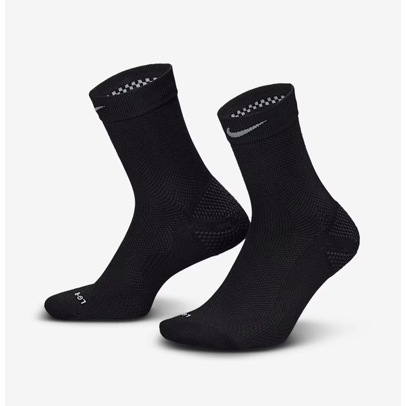 ナイキ ランニング ライトウェイト マイクロ クルー ソックス (1足) Nikeの最新のランニングソックスが登場。 ぴったりとしたフィット感を追求したデザイン。 速乾性を高める高度なテクノロジーを取り入れ、クッション性とサポート性を計算さ...