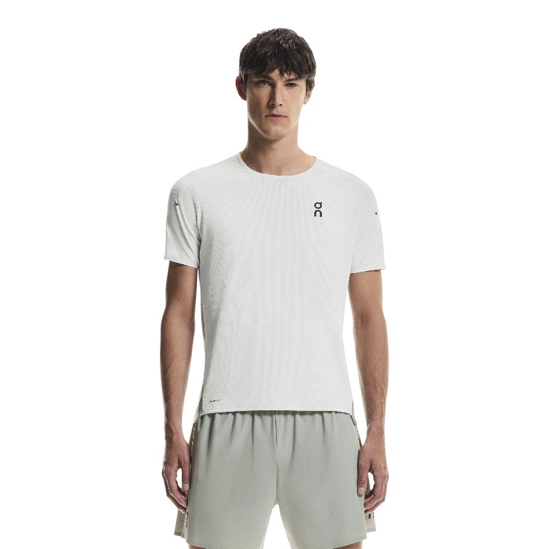 【 On performance series 】【長距離ラン 短距離ラン 暖かい時】 ・リフレクター有（左胸、背面） Mens Performance-T メンズ パフォーマンスT 機能性生地で通気性の高いTシャツ Performance...
