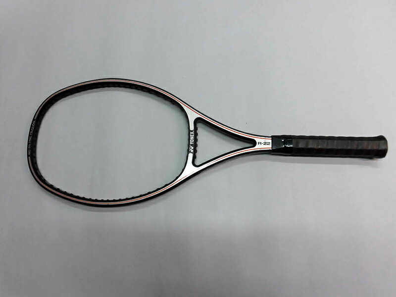 【商品名】 Rー22【メーカー】 ヨネックス【グリップサイズ】 2?【重量（実測値）】 324g【フレックス（実測値）】 60【程度】 B:少し傷あり【商品No.】 B-18405※重量・フレックスに関しましては実測値となります。フェースサ...