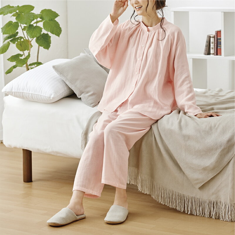 【まるで着る保湿クリーム】 吸水性・通気性に優れたダブルガーゼに、 天然由来成分の《シアバター・シルクアミノ酸・オリーブオイル》 を配合し、しっとりうるふわの肌触りです。 洗うたびにやさしく、とろけるような風合いになりますよ♪ ●ゆったりウ...